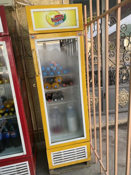 Vitrina holodilniklar soni: 2 ta / Frezer / Grill apparat