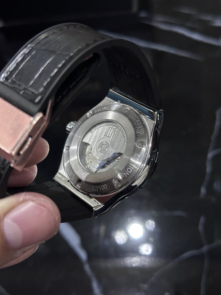Механические часы Hublot в отличном состоянии