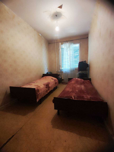 Продам трешку на Чиланзар 8 65м2 2-й этаж СРОЧНО!`
