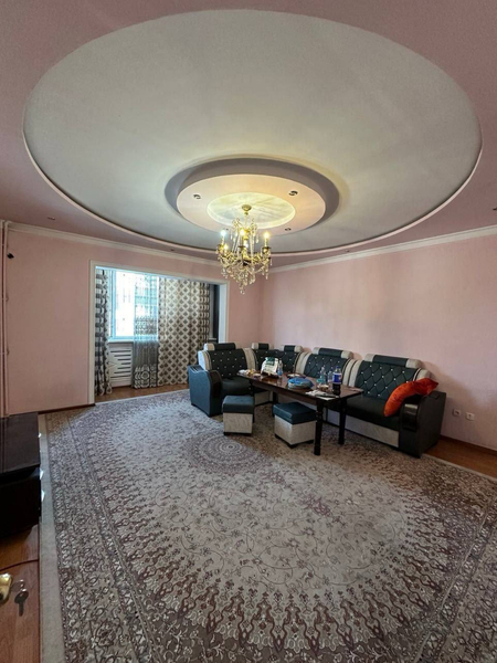 Срочно продаётся квартира 3/3/9. Паркентский базар улица М.Риёзий