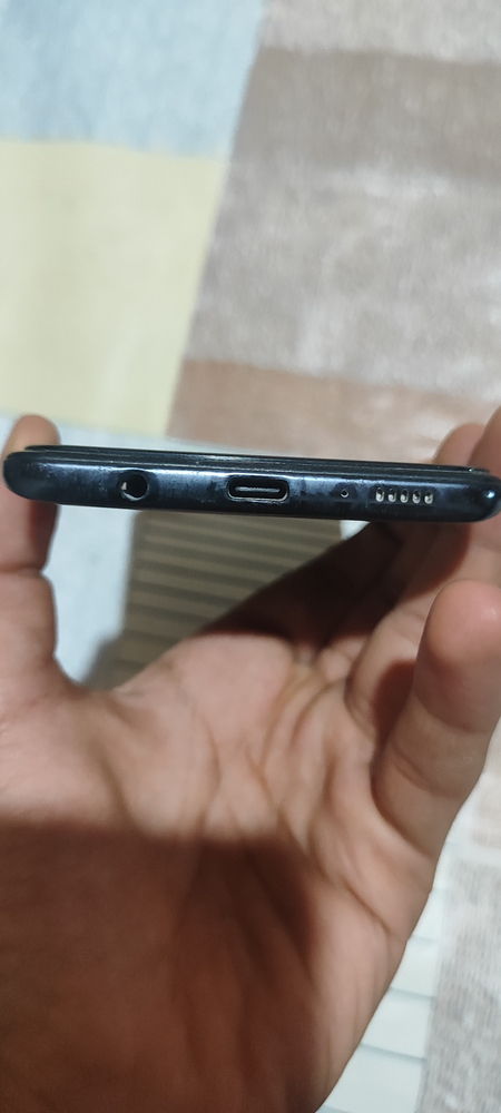 Samsung a 71 сотилади састаянаси яхши.