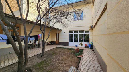 Продаётсяи  Шахар марказида ховли-уй сотилади. Соток 2