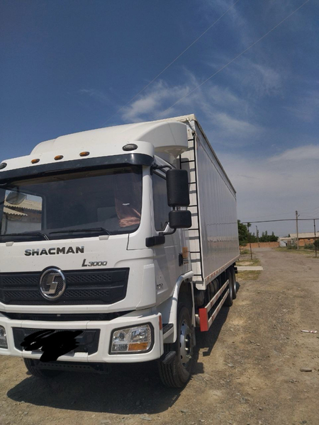 Shacman 9 metrlik furgon 30 ming yurgan