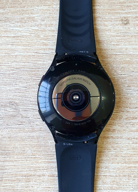 Смарт часы Samsung Galaxy Watch 4 (44 мм) Black
Черный