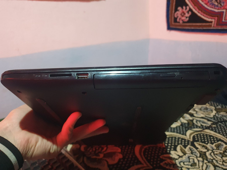 Noutbook HP yangidek