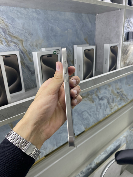 iPhone 15 Pro Max