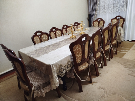 Стол стулья в хорошем состоянии