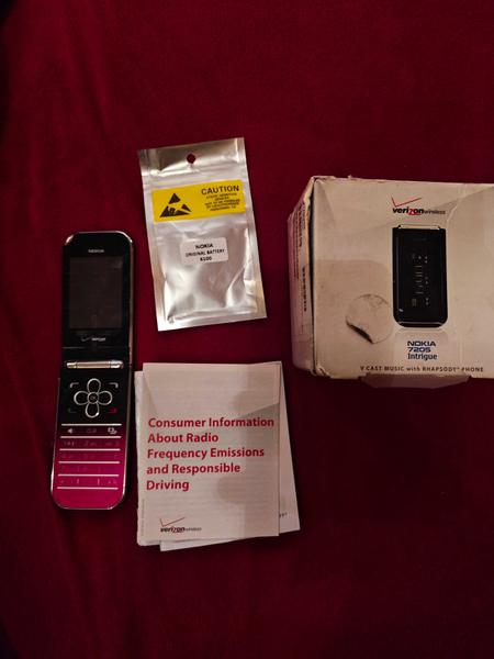 Продаётся телефон Nokia 7205.