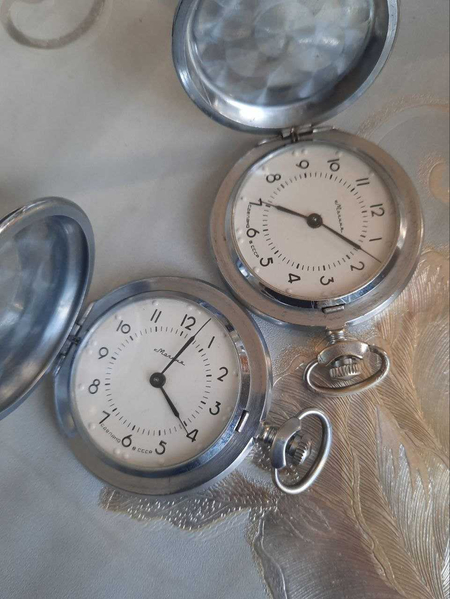 Продам часы 