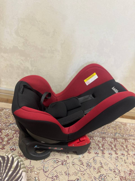 Срочно продаеться автокресло KIDILO
