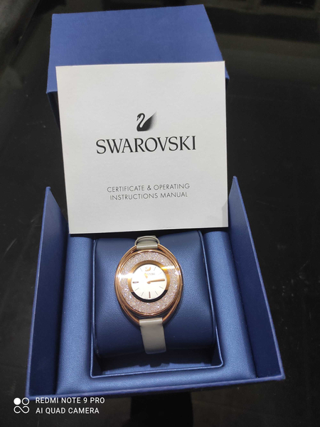 Часы наручные SWAROVSKI