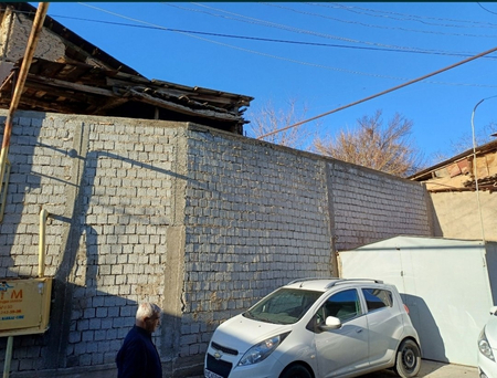Срочно. Камолон 3.7 соту фасад 18 метр