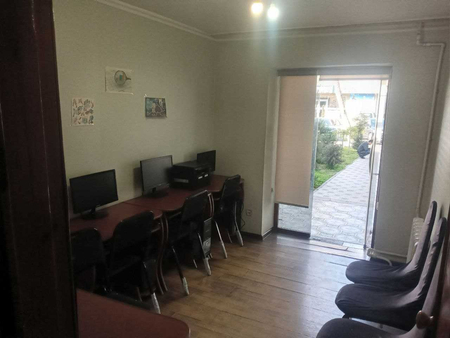 3 xonaliy nijiloy joy ijaraga beriladi. Maksim Gorkiy