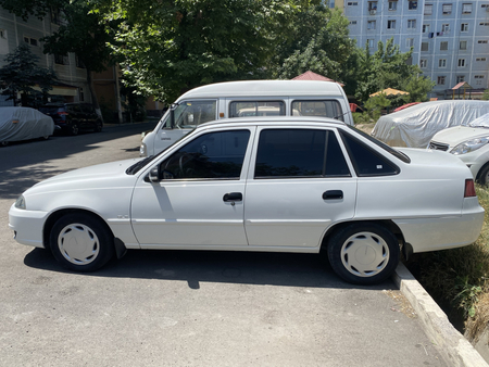 Nexia 2 1.5 glx сотилади