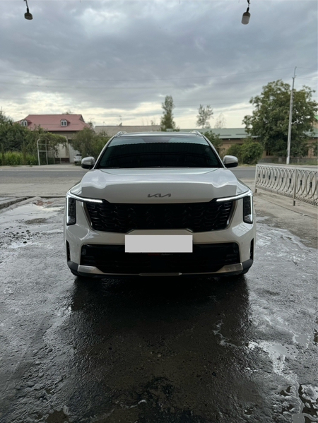 Kia sorento moshina yangi 2024 yil avgust oyida olingan salondan