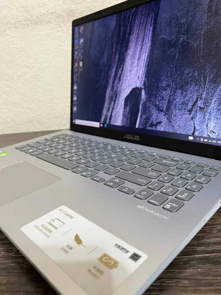 ASUS i5-10 8/512 Hali yangi pul zarur. Sumka, mishka, naushnik