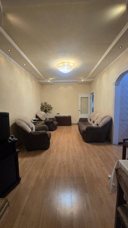 Продается квартира на Чиланзаре 11 квартале 4/3/5 бпл 1,5х3