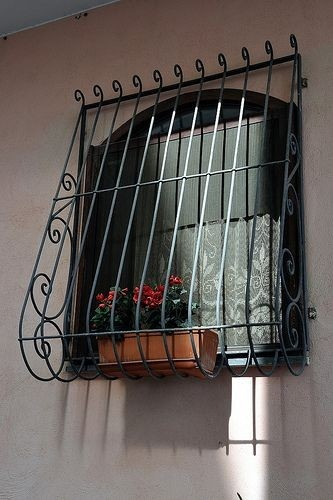Panjaralar Eshiklar, Zina ushlagichlar, Darvozalar, Metall jalyuzilar