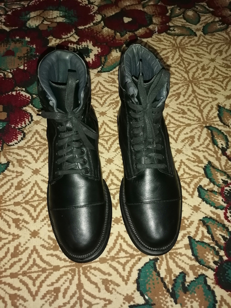 Мужская ботинка.