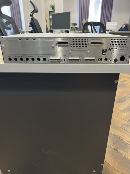Профессиональный студйиный сумматор neve 8860