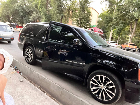 SROCHNA Cadillac  escalade SOTILADI