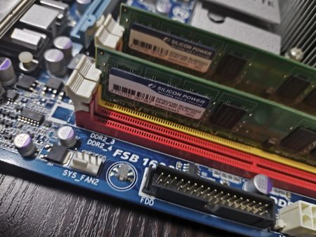 Gigabyte P43+E7400+4Gb