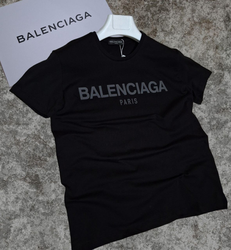 Футболка Balenciaga