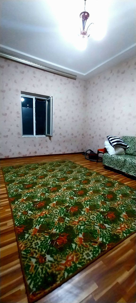 Продаётся большая. 1  комнатная квартира