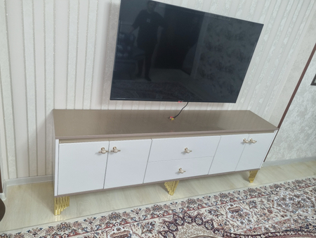 sotiladi yengi 300$