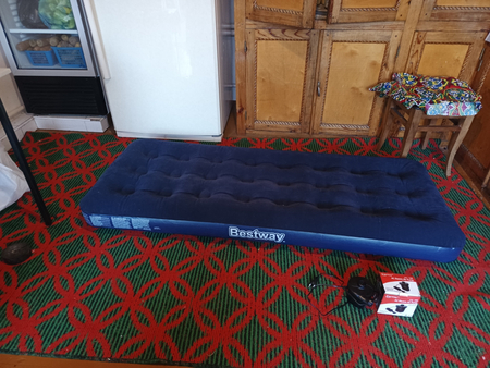Naduvnoy matras. Zor holatda.