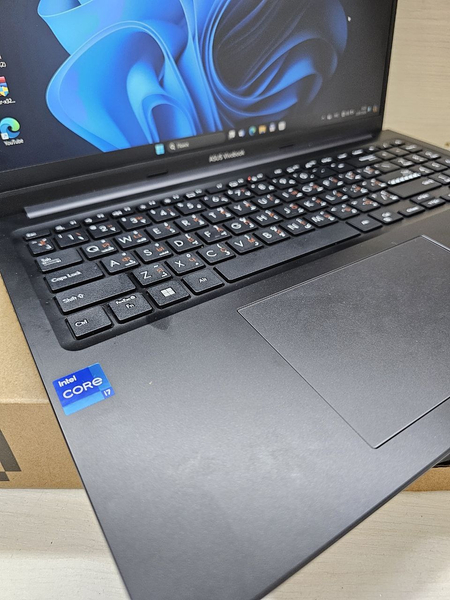 ASUS srochni sotiladi. Oxirgi modelidan