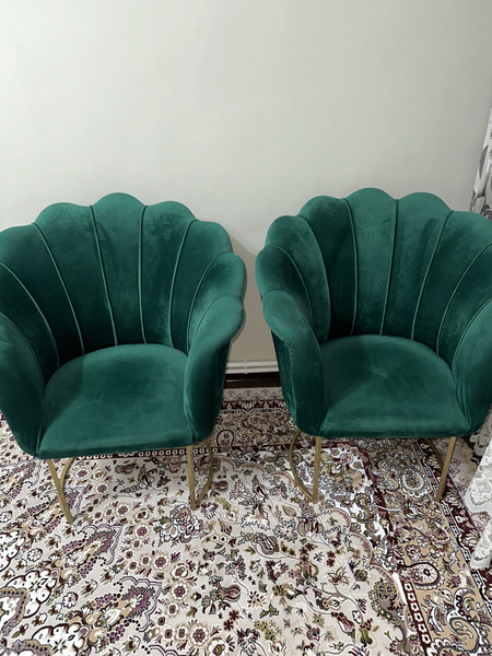 rakushka kreslolar soatiladi