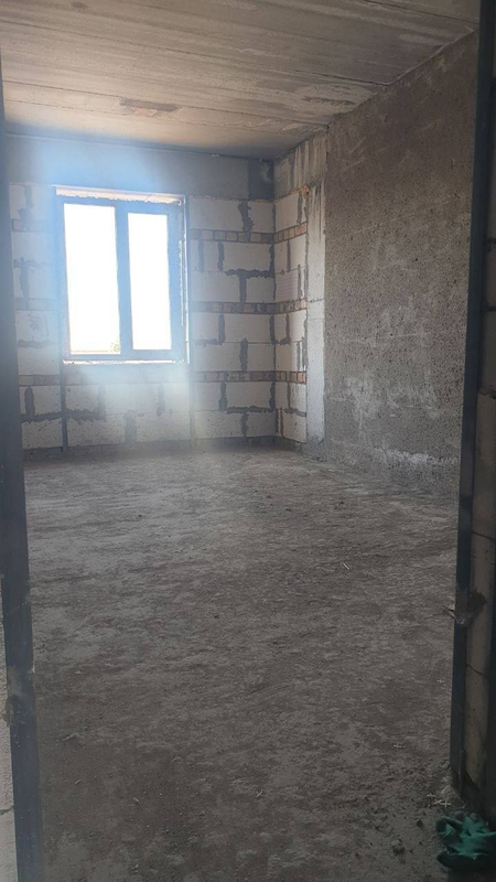Срочно недорого 3 комн.2 этаж. Согдиана. Новостройка.