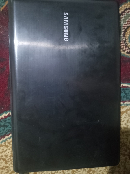 Noutbuk SAMSUNG core i5