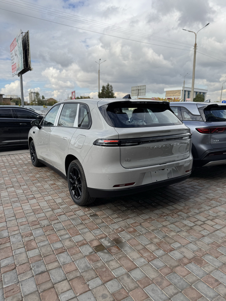 Leapmotor c10 410 km elektrmobil Servis Garantiya bor