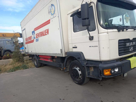 срочна сотилади 18000$