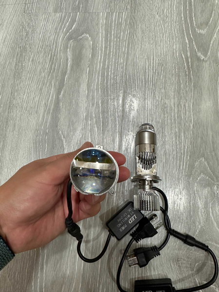 Y1 H4 LED лапа для авто (как новый)