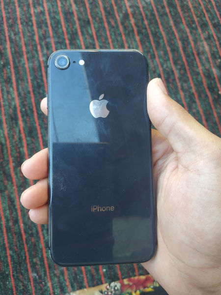Iphone 8 holati yahshi