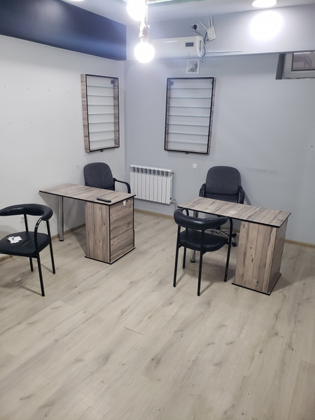 Продаётся или сдаётся в аренду полуподвальное помещение под бизнес