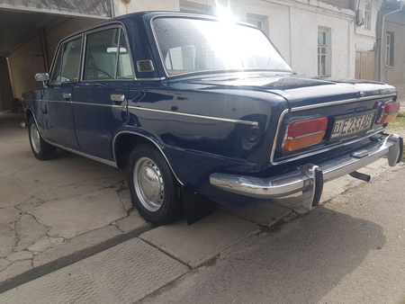 Vaz 2103 holati yaxshi italyanski