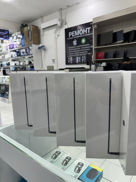 MacBook Air 13 M2 8/256 Новый Yengi