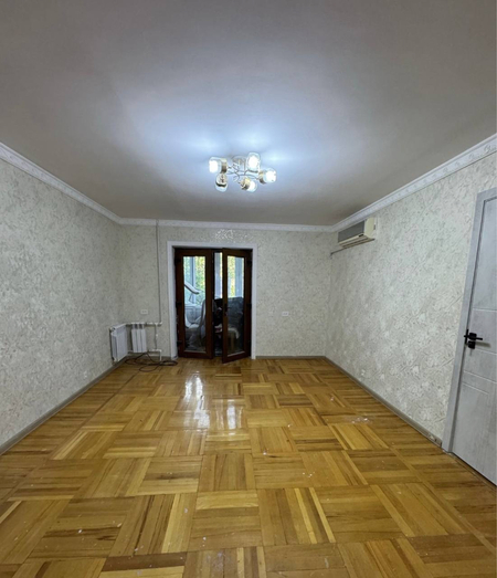 Продается квартира 4/2/4 метро Минор