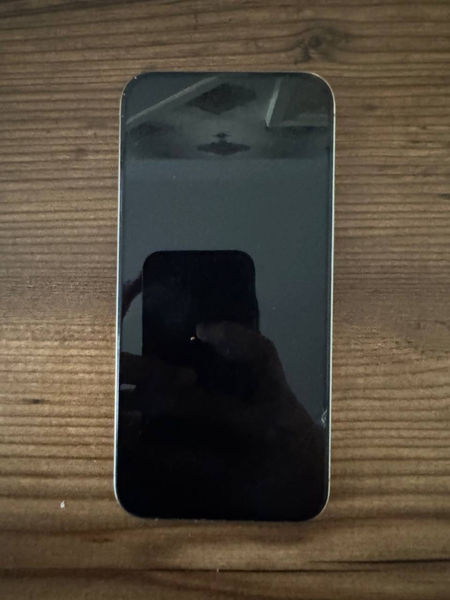 IPhone 15pro max 256 yengide