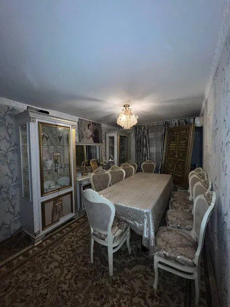 Чиланзар 26 2/3/5 срочно продается квартира Смежка