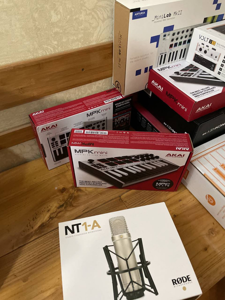 Имеется рассрочка! Akai Professional MPK Mini MK3  White. Новое