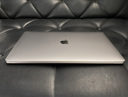 Apple MacBook Pro 2019 года 15- inch i9 16-512GB в хорошем состоянии