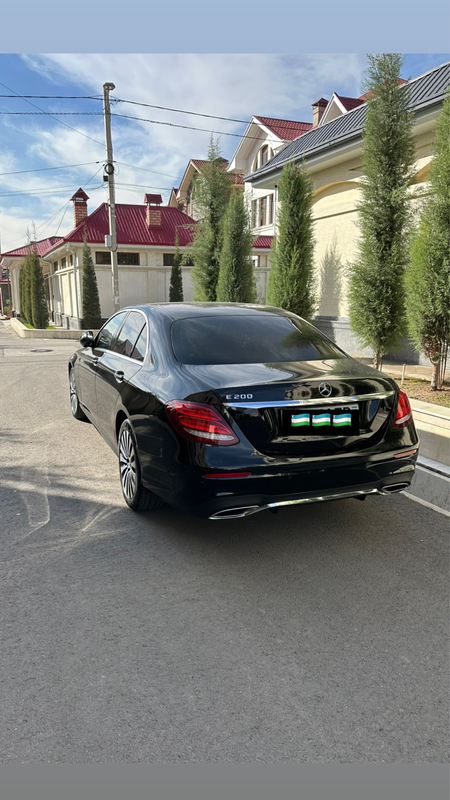 Mercedes benz e200