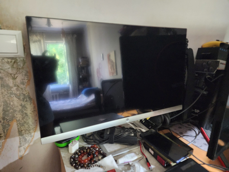 HP 27es Display 68,6 см