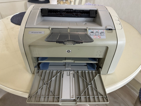 Продаётся Принтер HP 1020