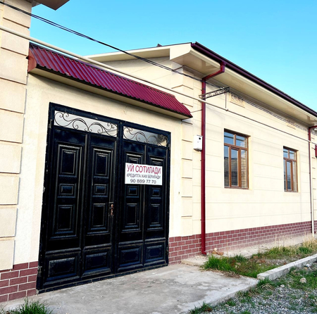 Uy sotiladi yangi zamonaviy 3 sutiklik kotejlardan